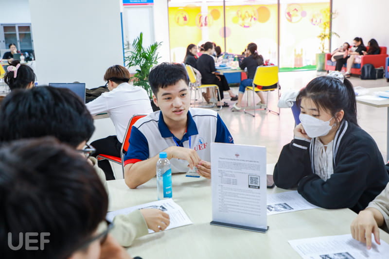 [English Only Day] Cải thiện kỹ năng giao tiếp tiếng Anh qua các chủ đề ...