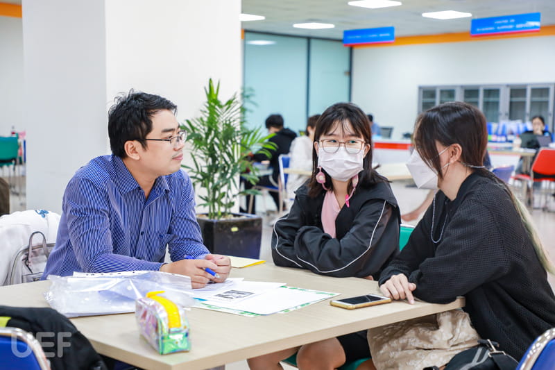 [English Only Day] Cải thiện kỹ năng giao tiếp tiếng Anh qua các chủ đề ...