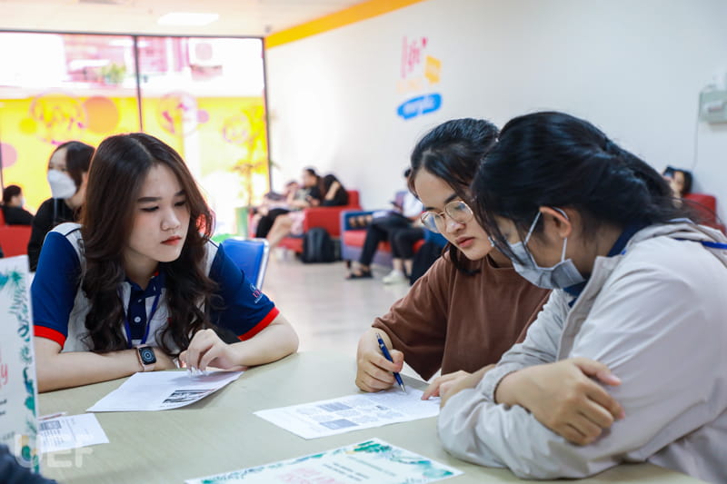 [English Only Day] Cải thiện kỹ năng giao tiếp tiếng Anh qua các chủ đề ...