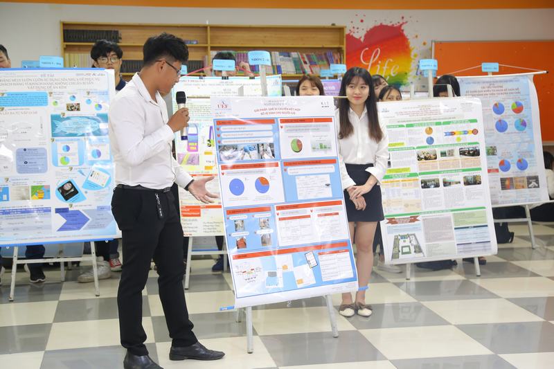 Ấn tượng buổi công bố poster kết thúc học phần Project Design 2 của ...