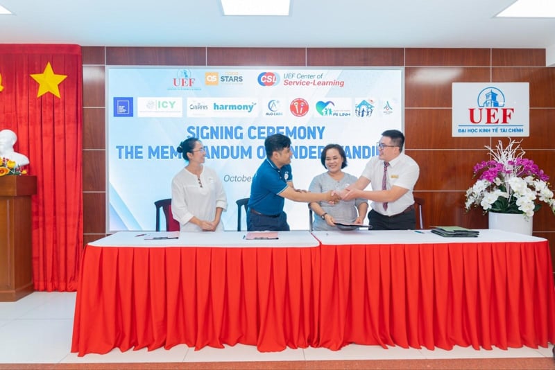 'We are one community': Đánh dấu hành trình hợp tác và phát triển của mô hình Service - Learning ...
