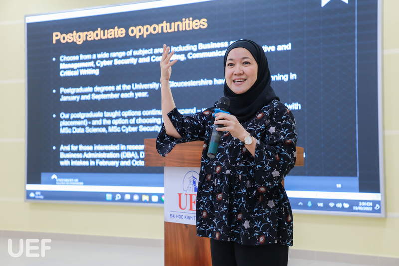 UEF students of UK Bachelor’s Programmes meet Vice-Chancellor ...